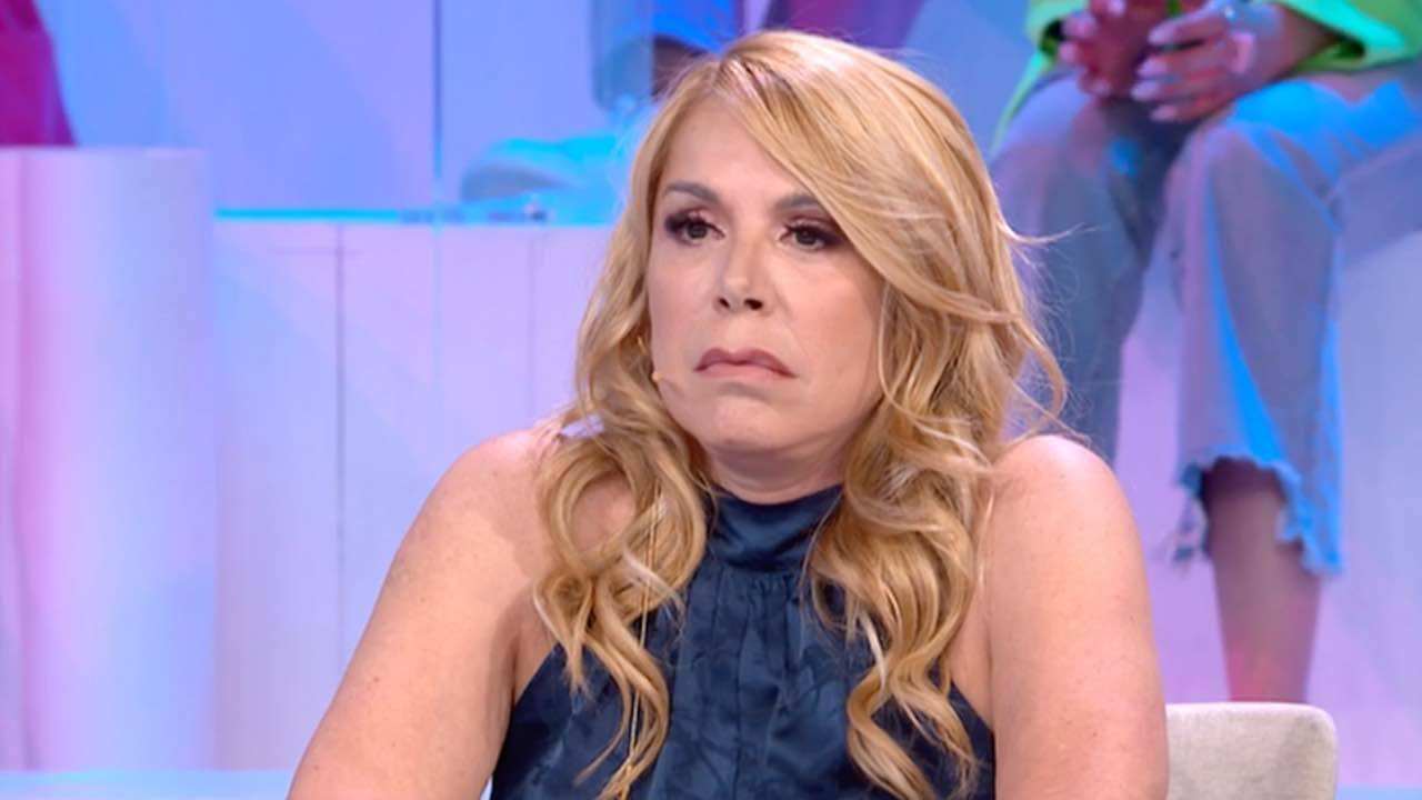 Amici, Anna Pettinelli licenziata in tronco: al suo posto la cantante ...